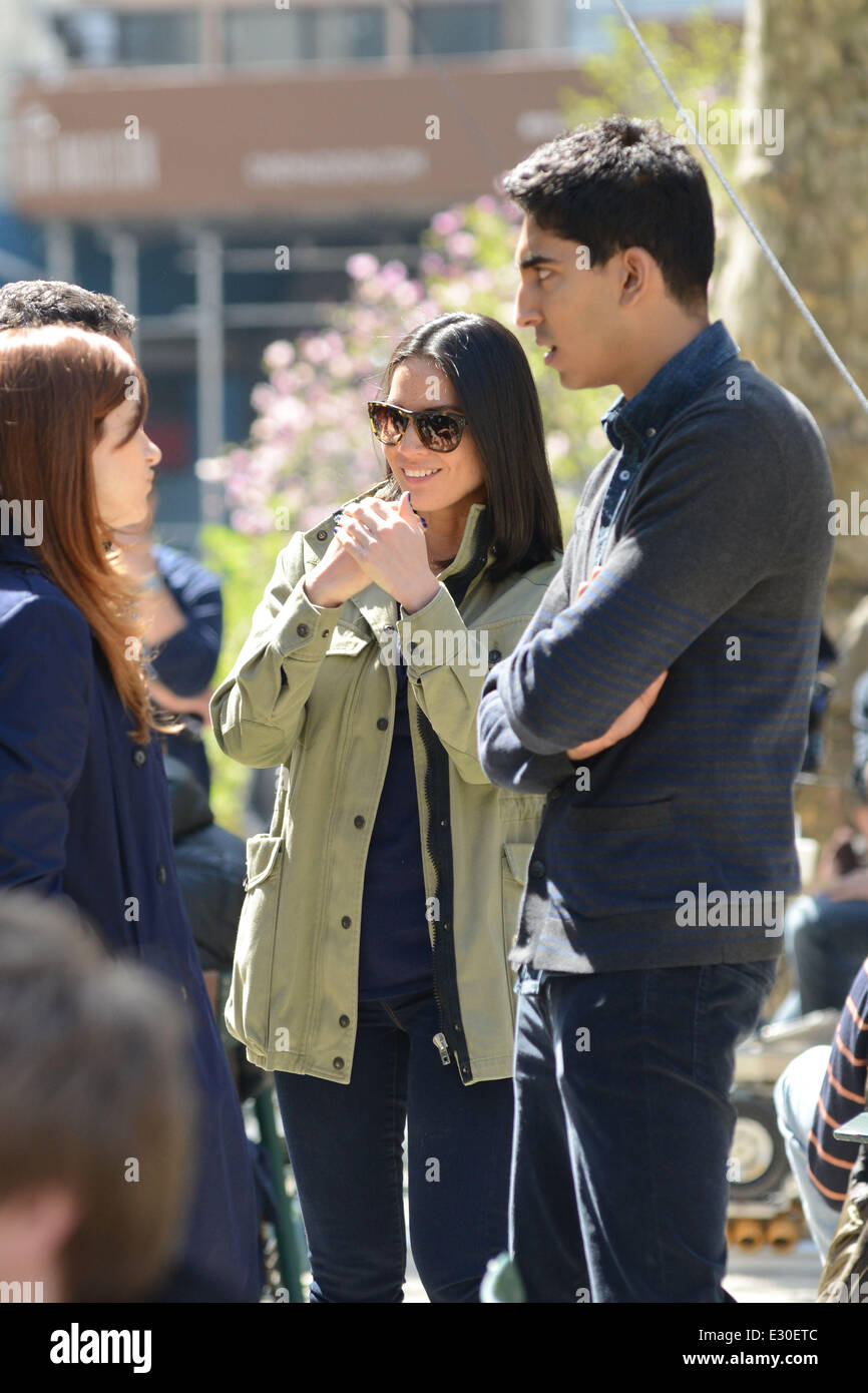 Filming scenes for 'Newsroom' at Madison Square Park in Manhattan ...