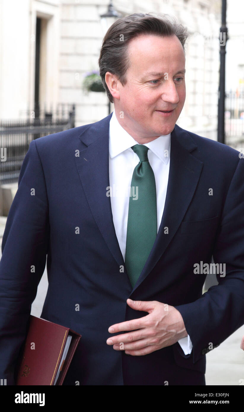 David Cameron chats to actor Brian Blessed in Downing Street Featuring ...