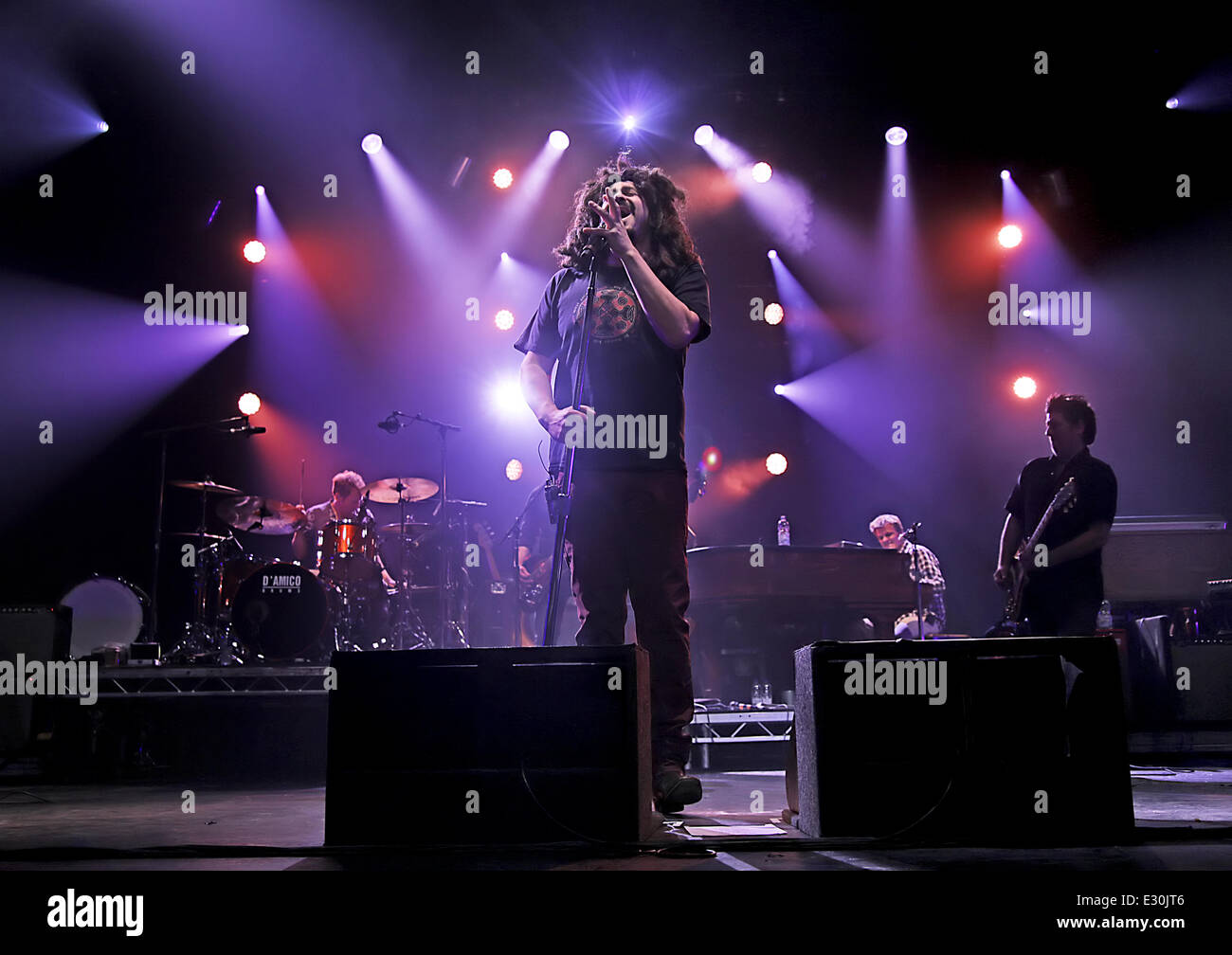 Counting Crows performing at the Manchester O2 Apollo Featuring ...