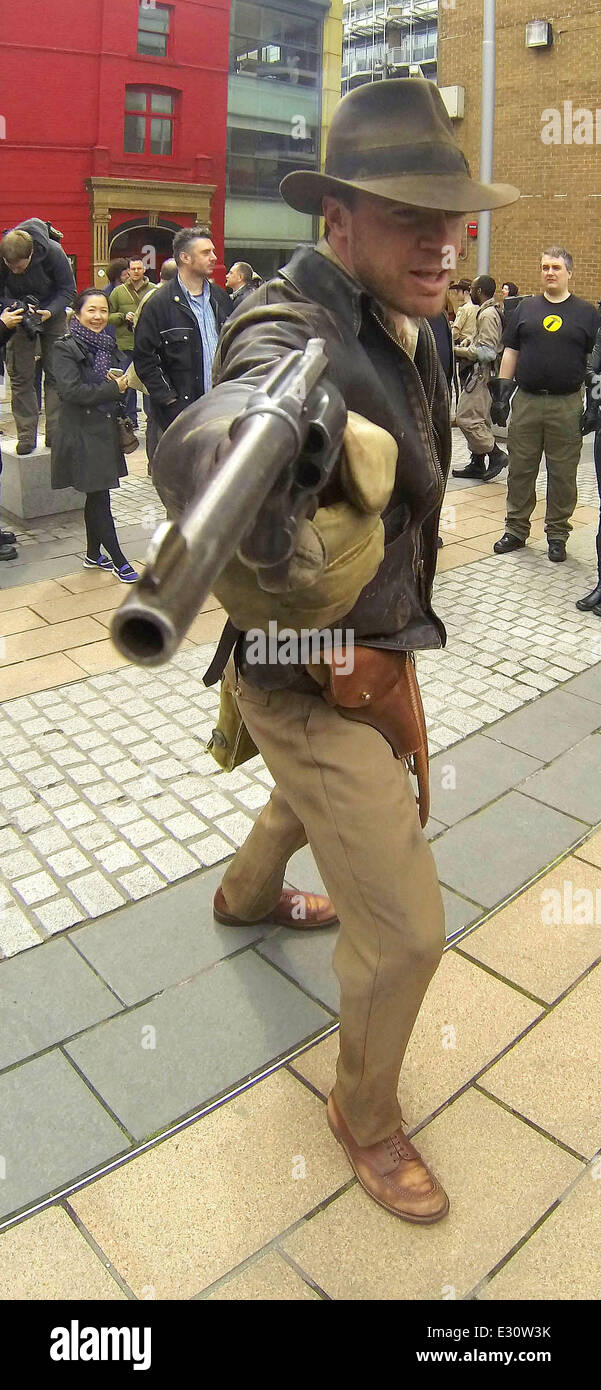 Jumanji Van Pelt At The Gun Store