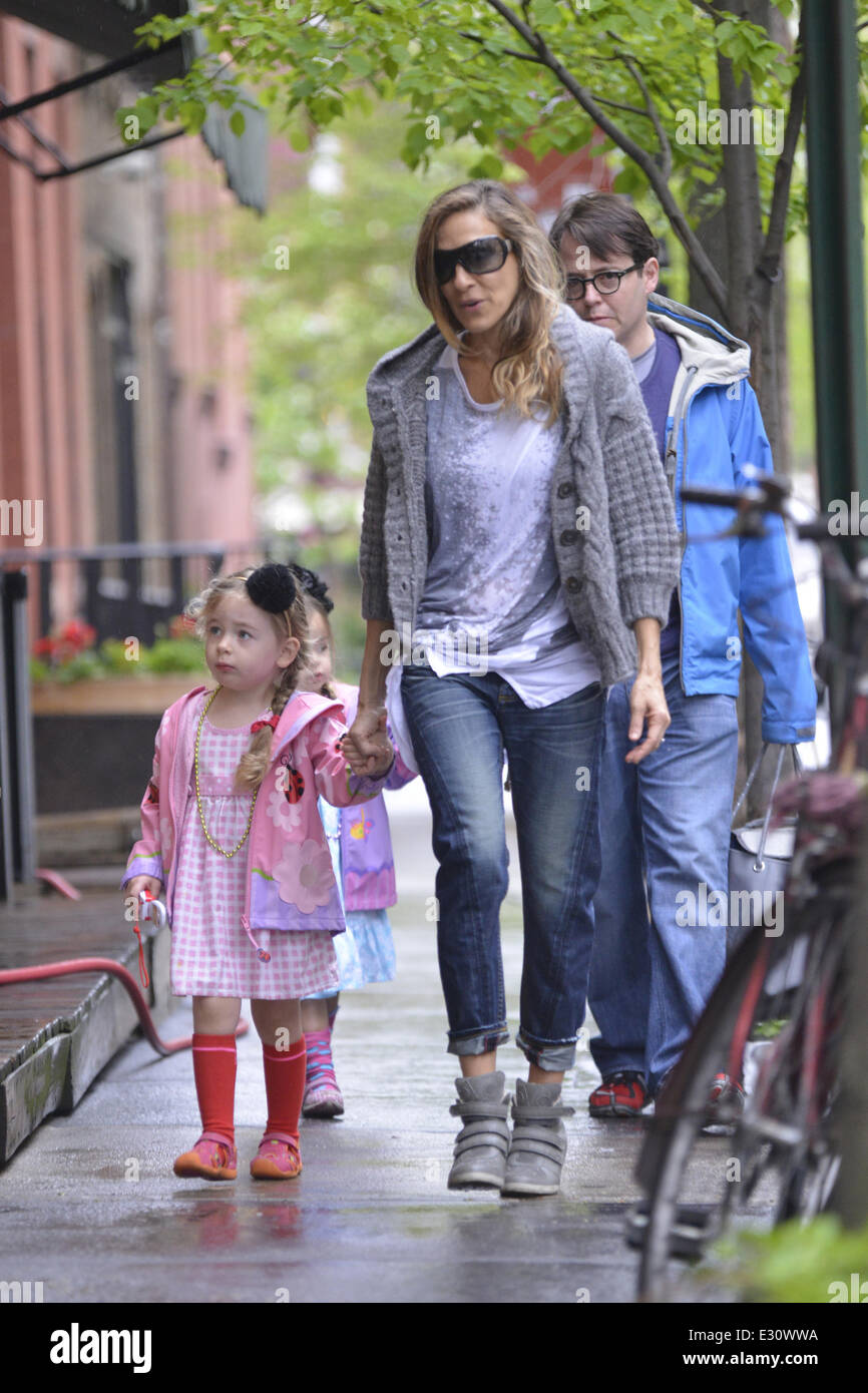 Sarah Jessica Parker and her husband Matthew Broderick walk their ...