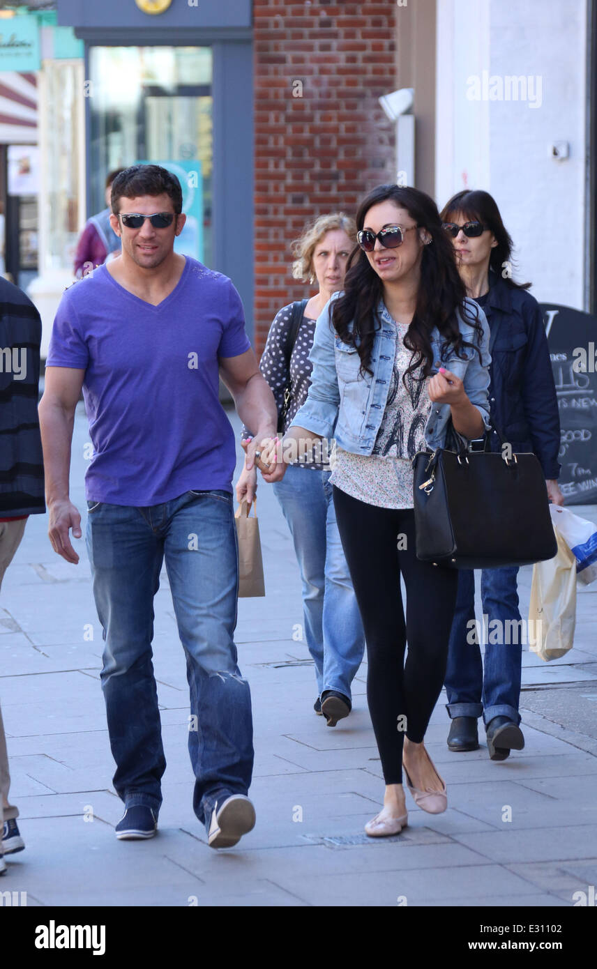Alex Reid and his new girlfriend Nikki Manashe out and about in north ...