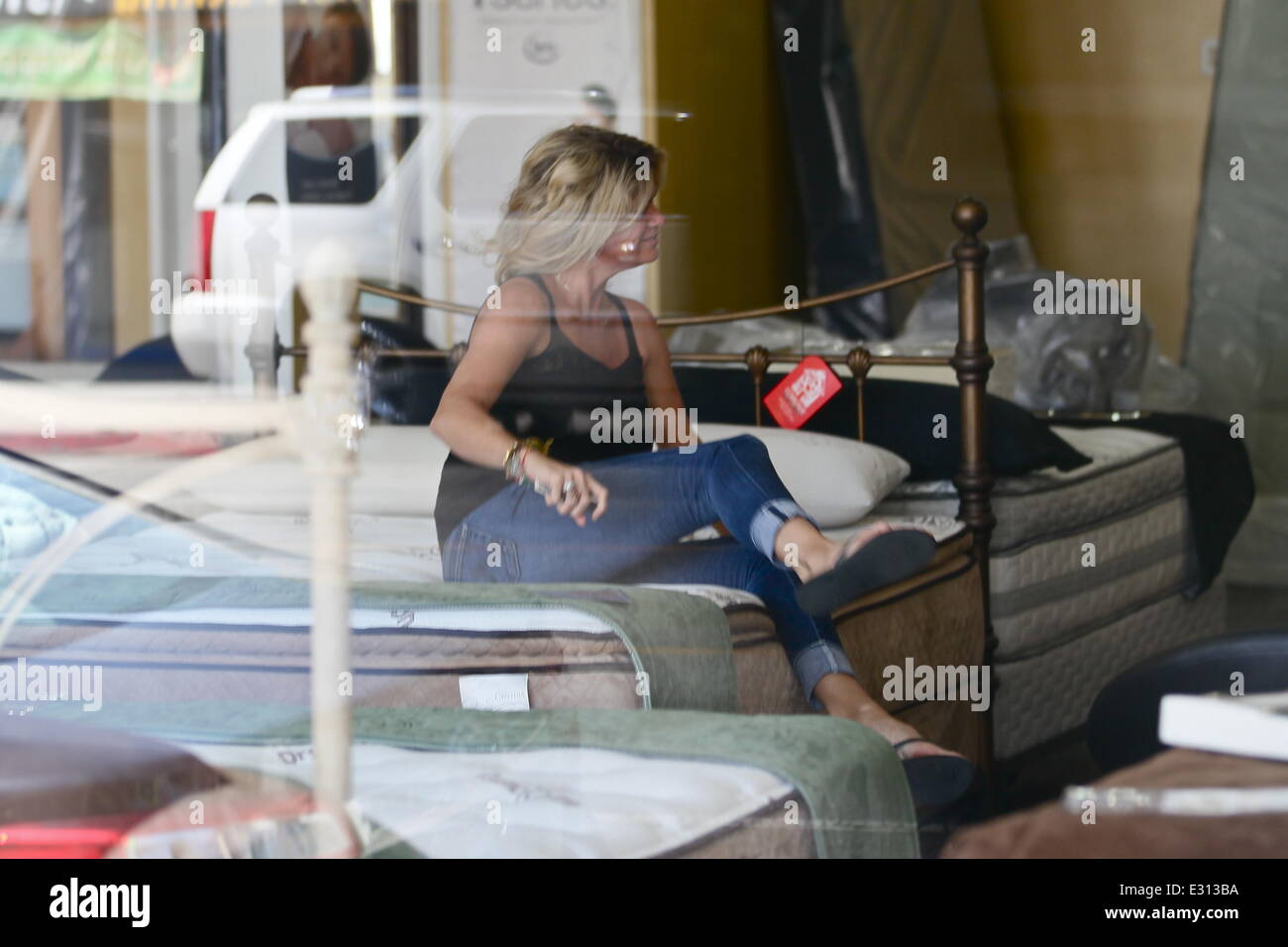 Rachel Hunter shops for a new bed in West Hollywood Featuring: Rachel ...
