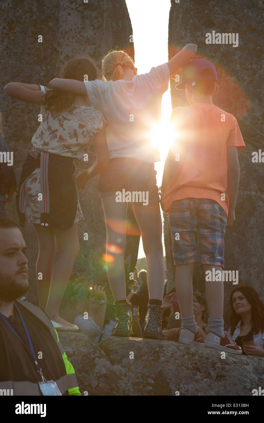 Summer solstice, at Stonehenge, Wiltshire, England Stock Photo - Alamy