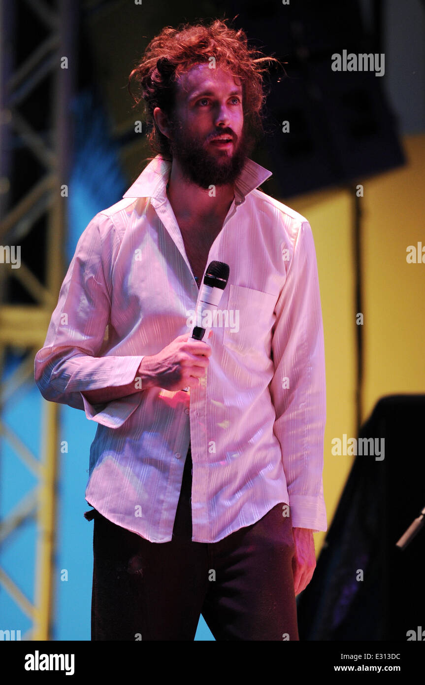 Edward Sharpe and The Magnetic Zeros performing at SunFest Music and ...
