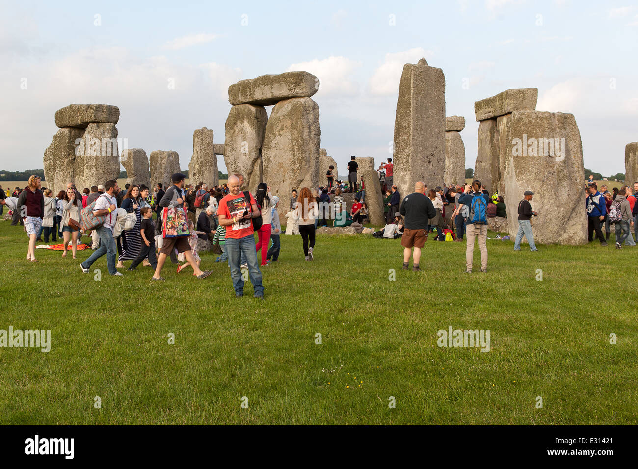 Summer solstice, at Stonehenge, Wiltshire, England Stock Photo - Alamy