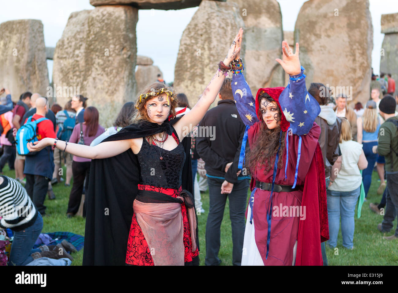 Summer solstice, at Stonehenge, Wiltshire, England Stock Photo - Alamy