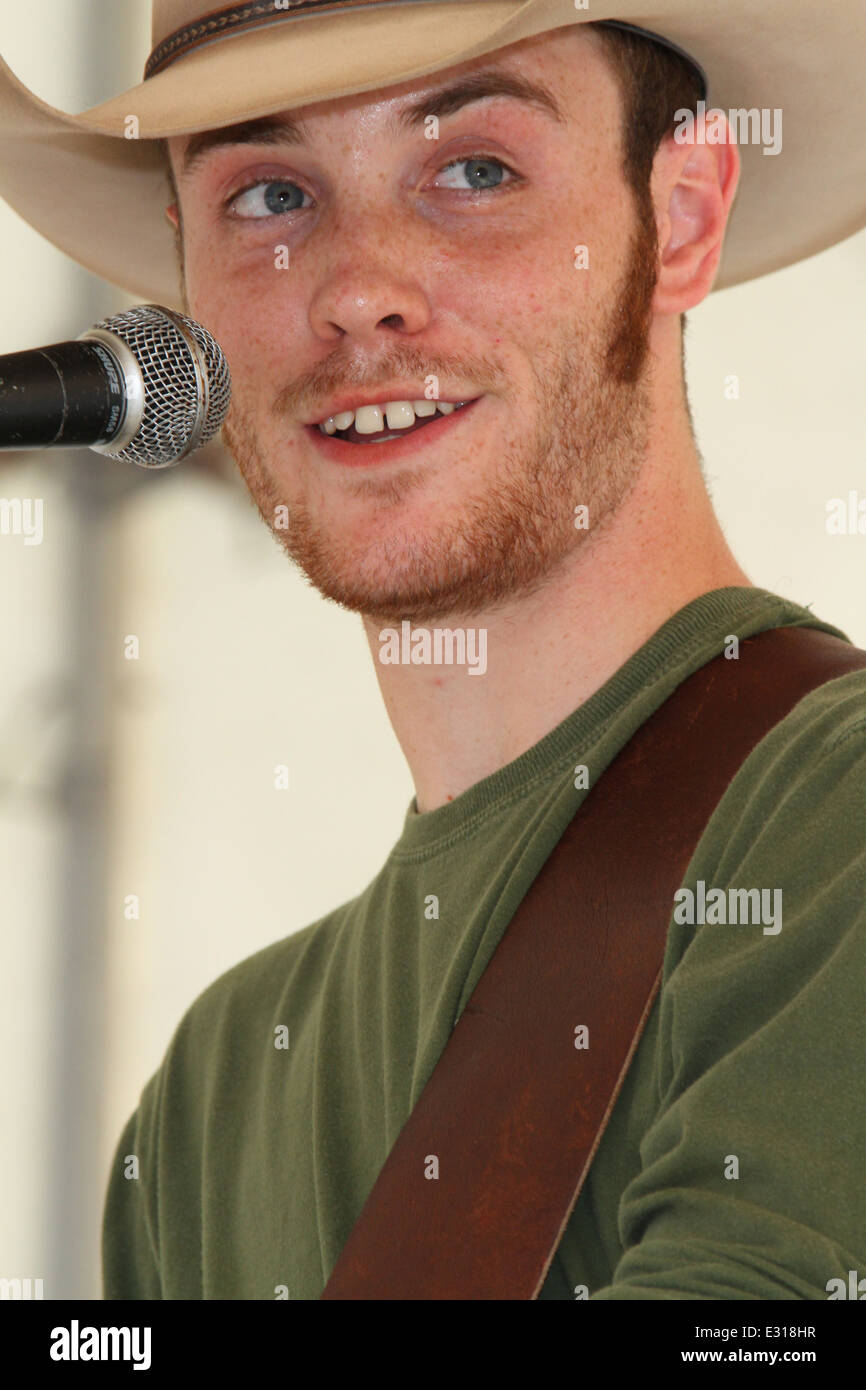 Wyatt McCubbin, country music artist, performs at the Beavercreek ...