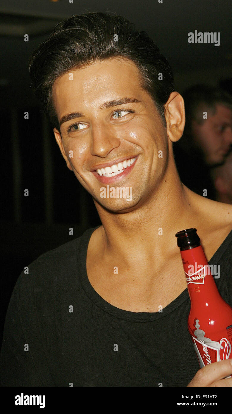 Made in Chelsea star Ollie Locke makes a guest appearance at Pussycats ...