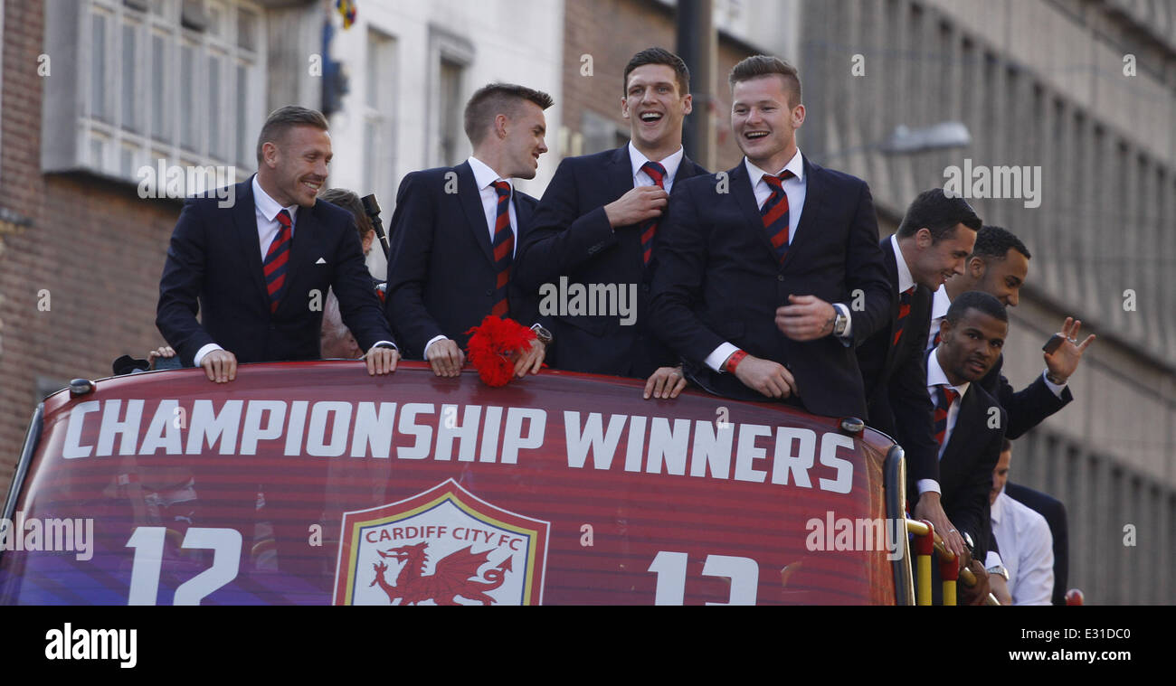 Cardiff City FC victory parade to celebrate winning the npower ...