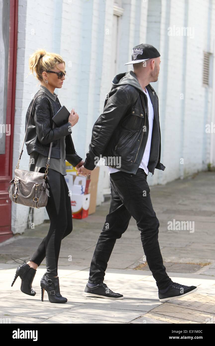 Sarah Harding and her boyfriend Mark Foster walking in Primrose Hill ...