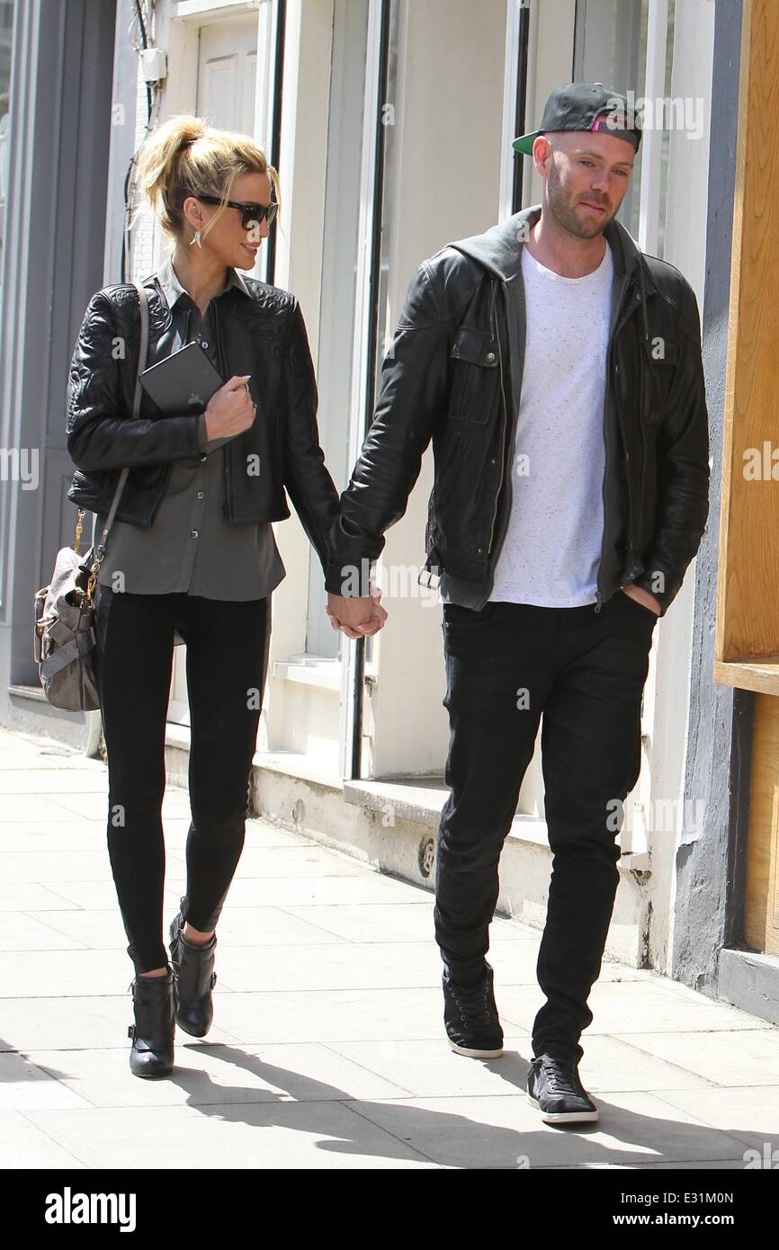Sarah Harding and her boyfriend Mark Foster walking in Primrose Hill ...