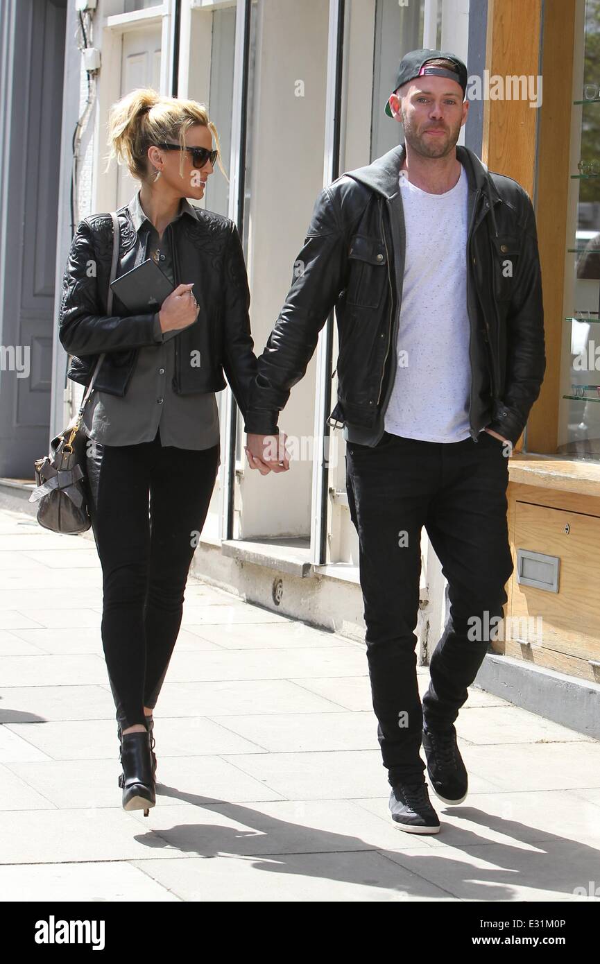Sarah Harding and her boyfriend Mark Foster walking in Primrose Hill ...