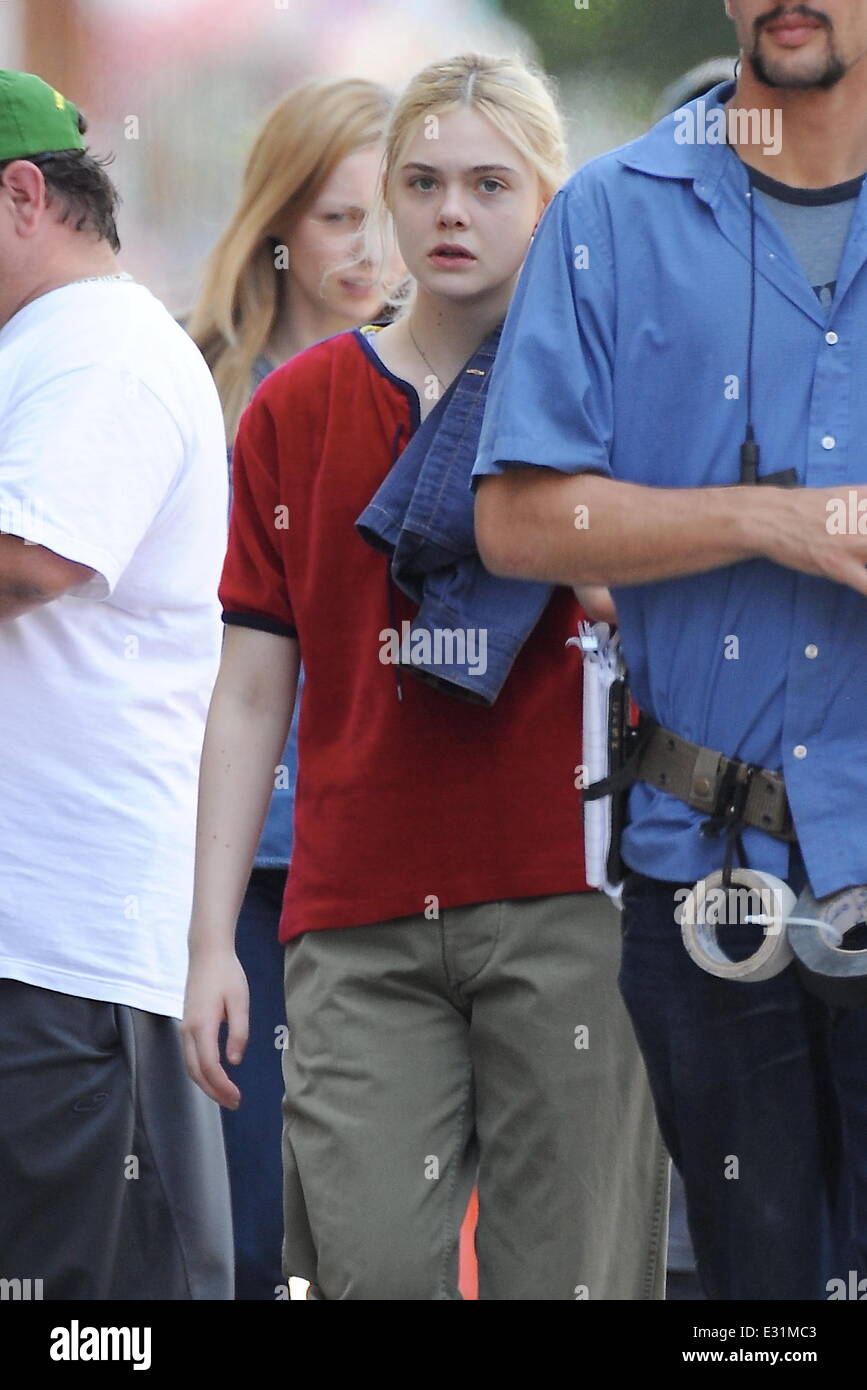 Elle fanning acting hi-res stock photography and images - Alamy