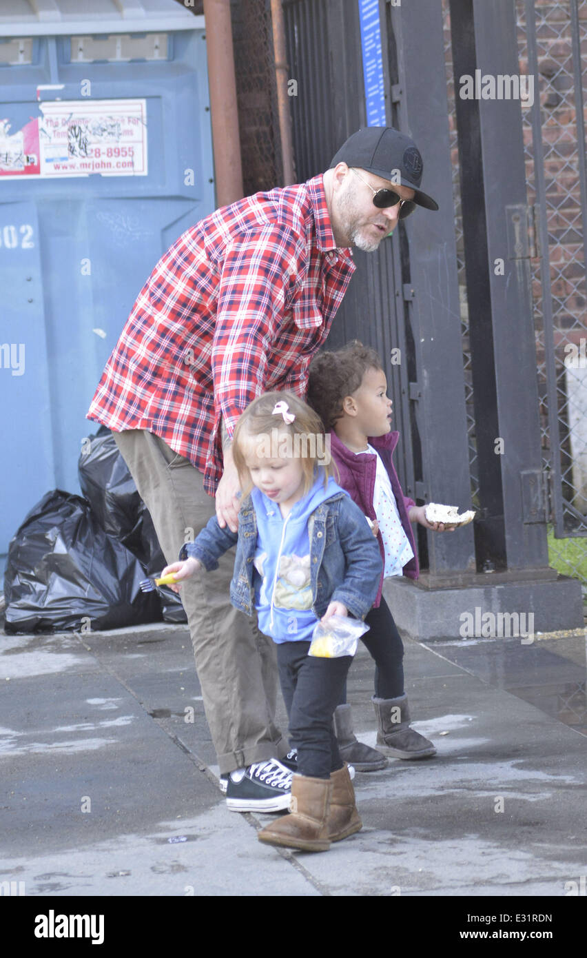 Fred Durst out and about with a friend and some children on Mother's ...