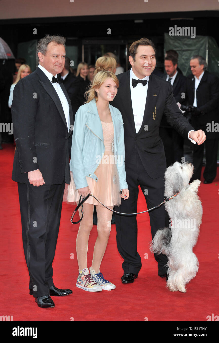 Hugh bonneville dog hi-res stock photography and images - Alamy