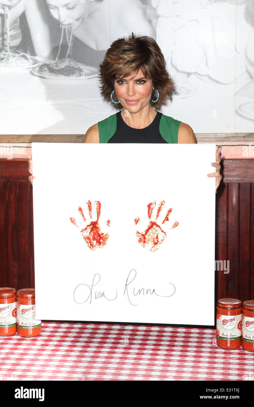 Lisa Rinna promotes NBC's hit series 'All-Star Celebrity Apprentice ...