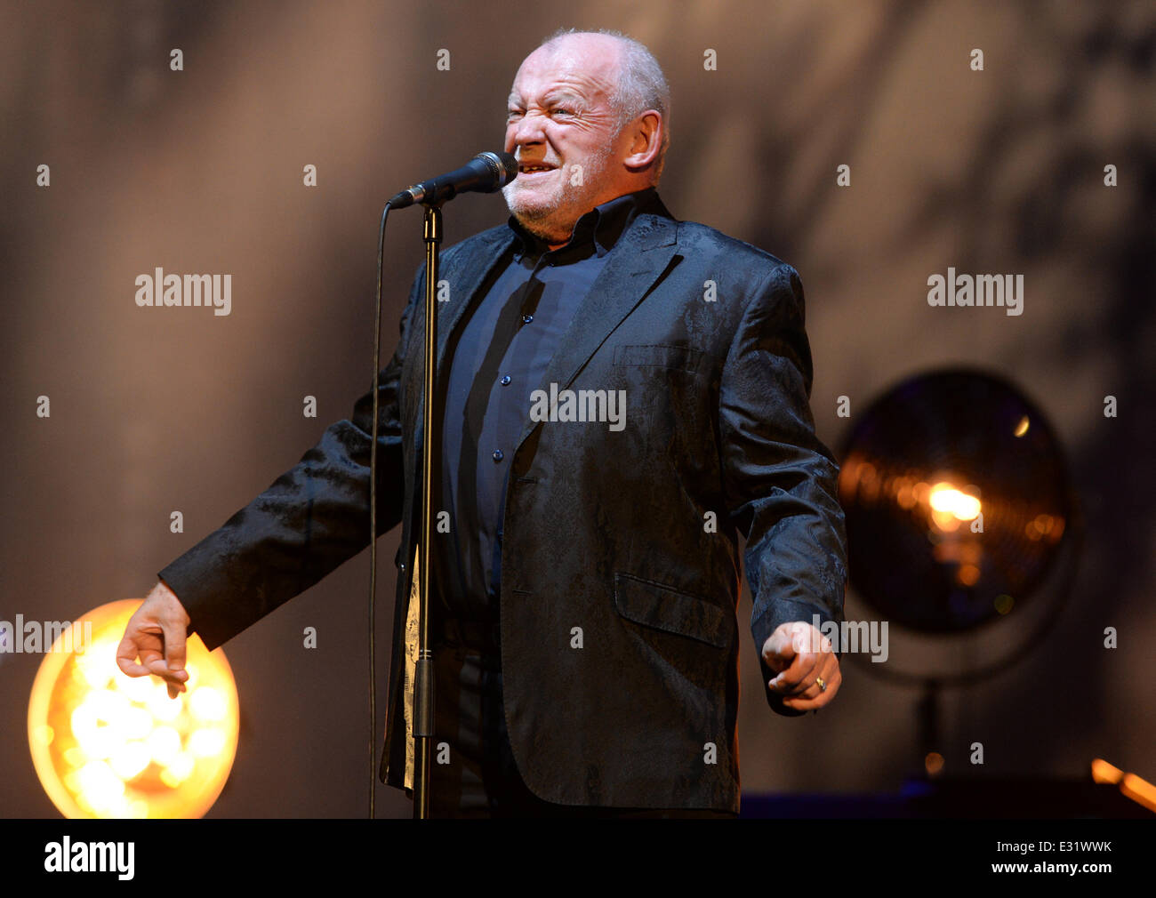 Joe Cocker performs live in concert at the Hammersmith Apollo Where ...