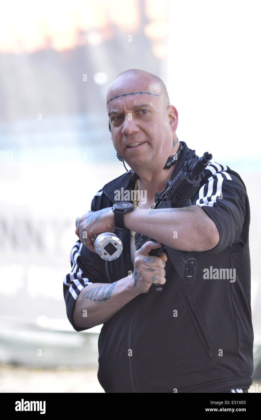 Paul Giamatti as Aleksei Sytsevich the Rhino on the set of 'The Amazing ...