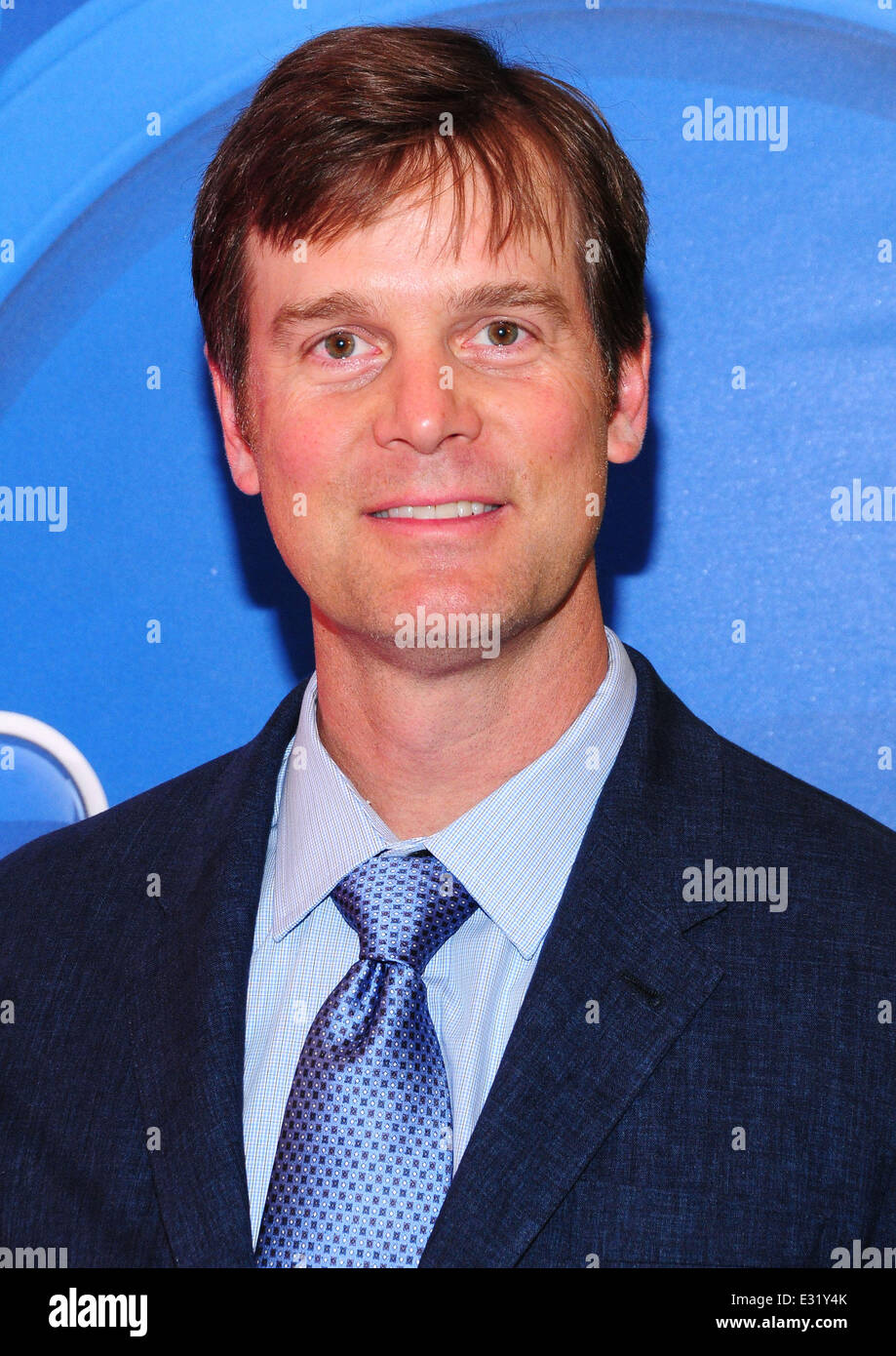 2013 NBC Upfront Presentation - Arrivals Featuring: Peter Krause Where ...