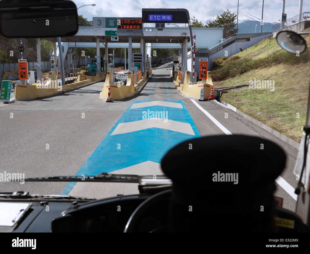 Bus Driver Stock Photos & Bus Driver Stock Images - Alamy