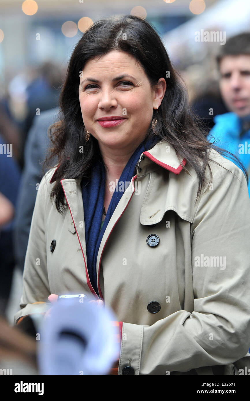 Food Revolution Day - Jamie Oliver street party held outside his ...