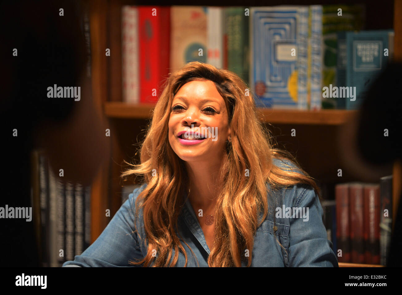 Wendy Williams signs copies of her book entitled 'Ask Wendy' at Books ...