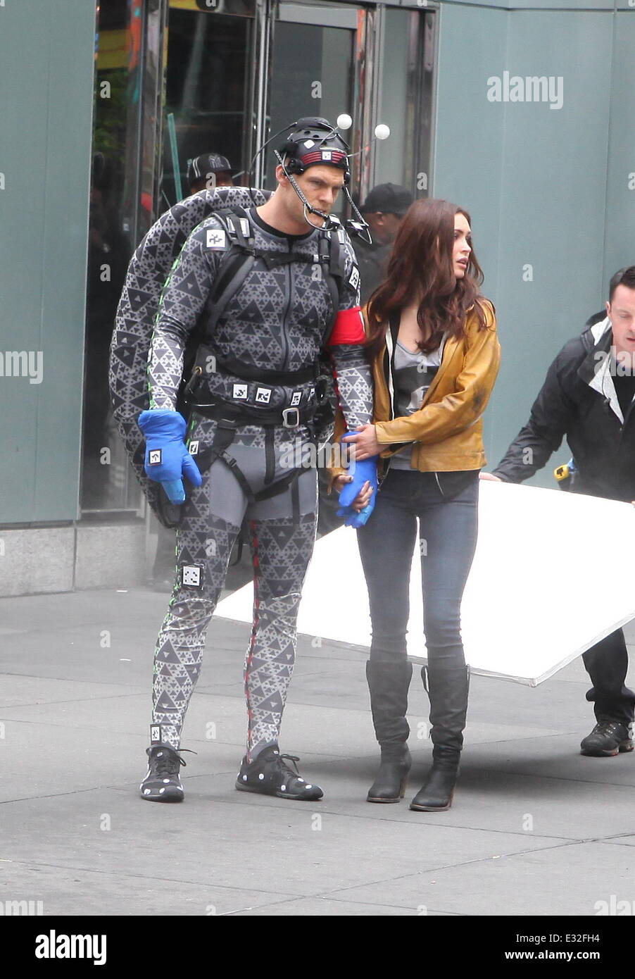 Actors on the set of 'Teenage Mutant Ninja Turtles' Featuring: Alan ...