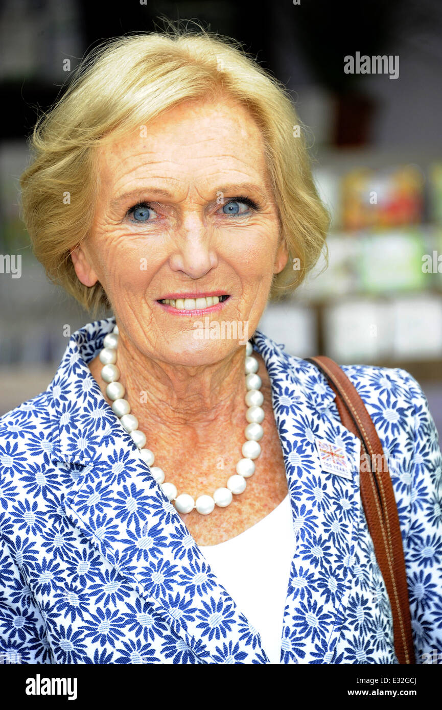 RHS Chelsea Flower Show 2013 - VIP and press preview day Featuring ...