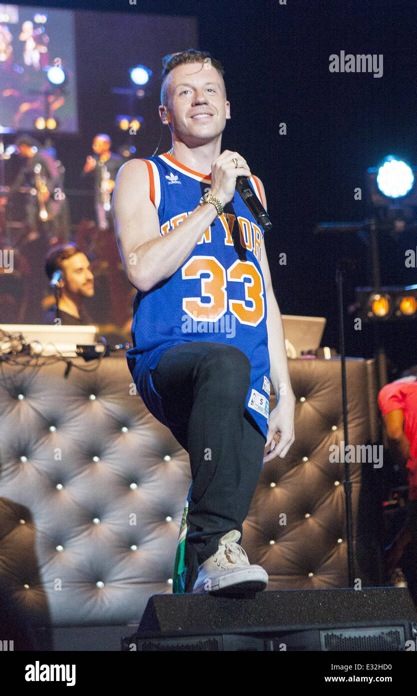 Macklemore & Ryan Lewis performing at Roseland Ballroom Featuring: Ben ... Macklemore & Ryan Lewis performing at Roseland Ballroom Featuring: Ben ...