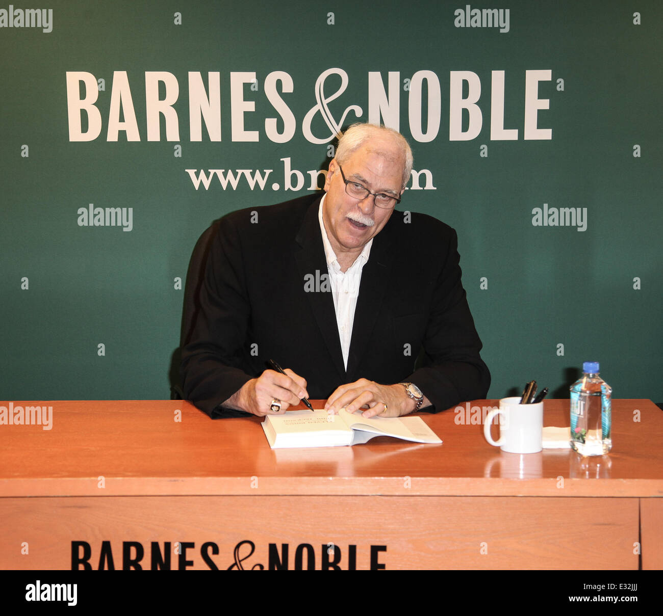 Phil Jackson signs copies of his new book Eleven Rings at Barnes and ...