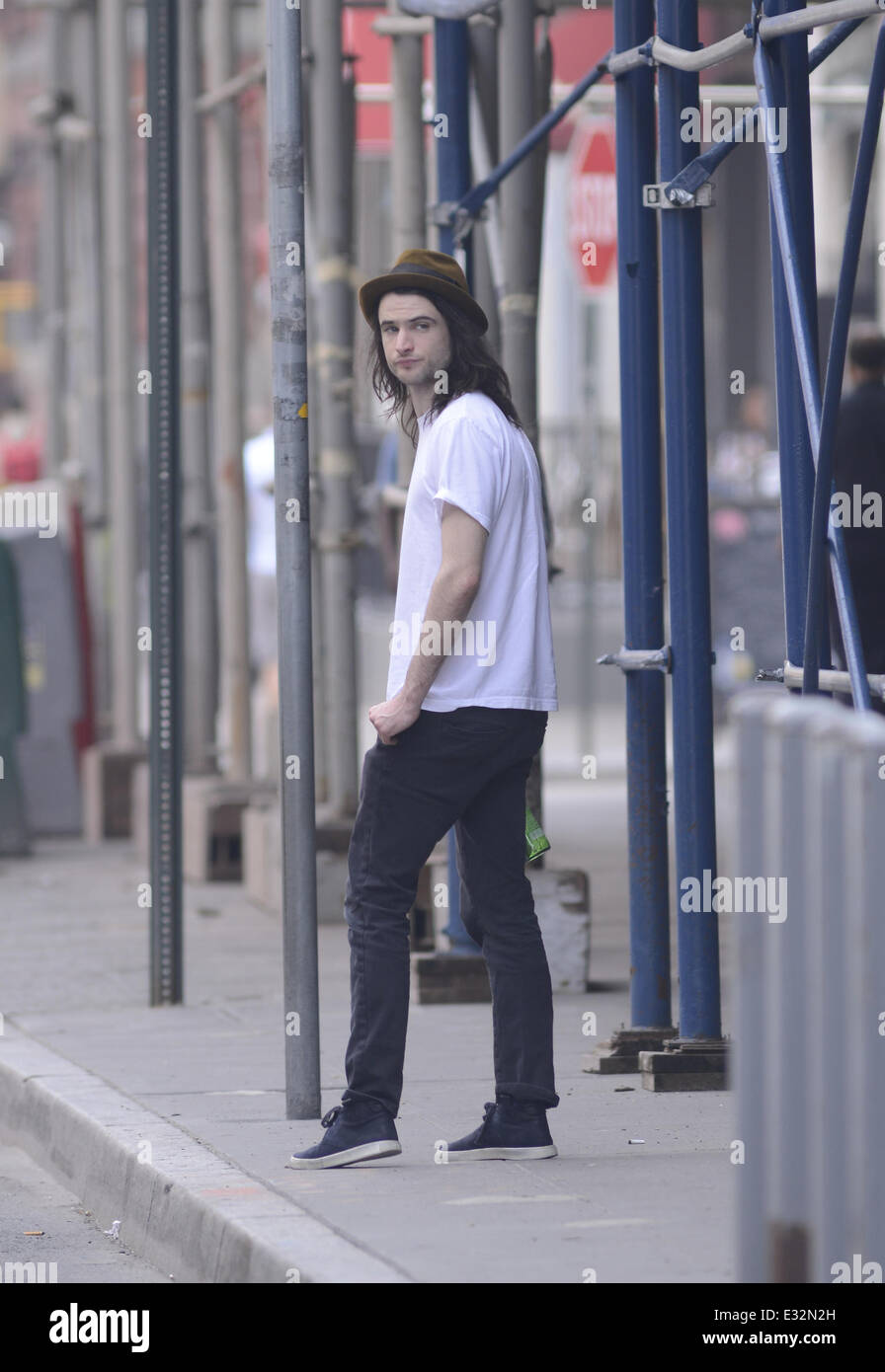 Tom Sturridge in Manhattan after walking with Andrew Garfield and his ...