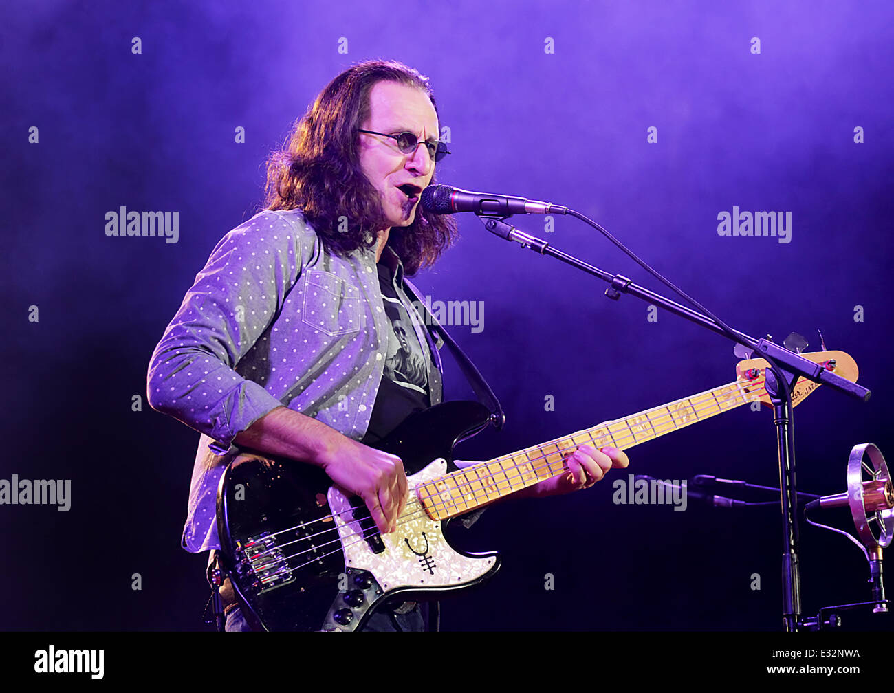 Rush Performing on the first night of Their 'Clockwork Angels' UK Tour ...