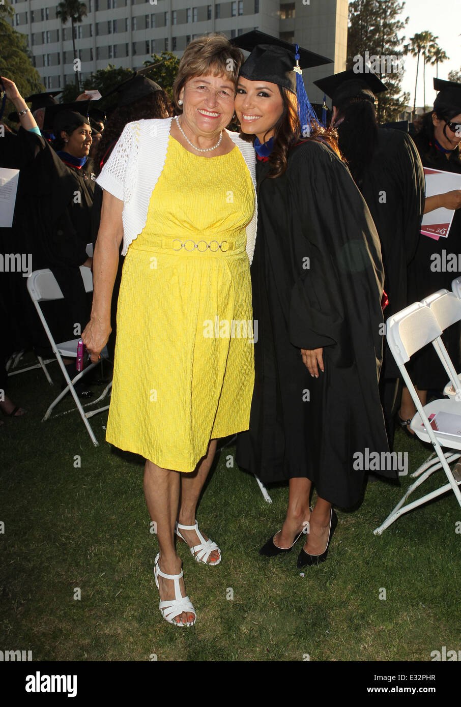 Eva Longoria Graduates with A Master’s degree in Chicano studies with ...