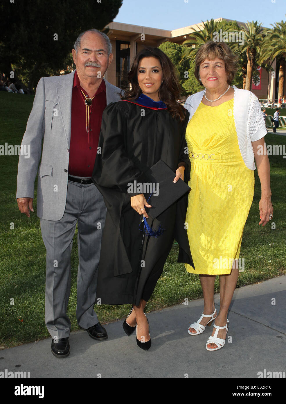 Eva Longoria Graduates with A Master’s degree in Chicano studies with ...