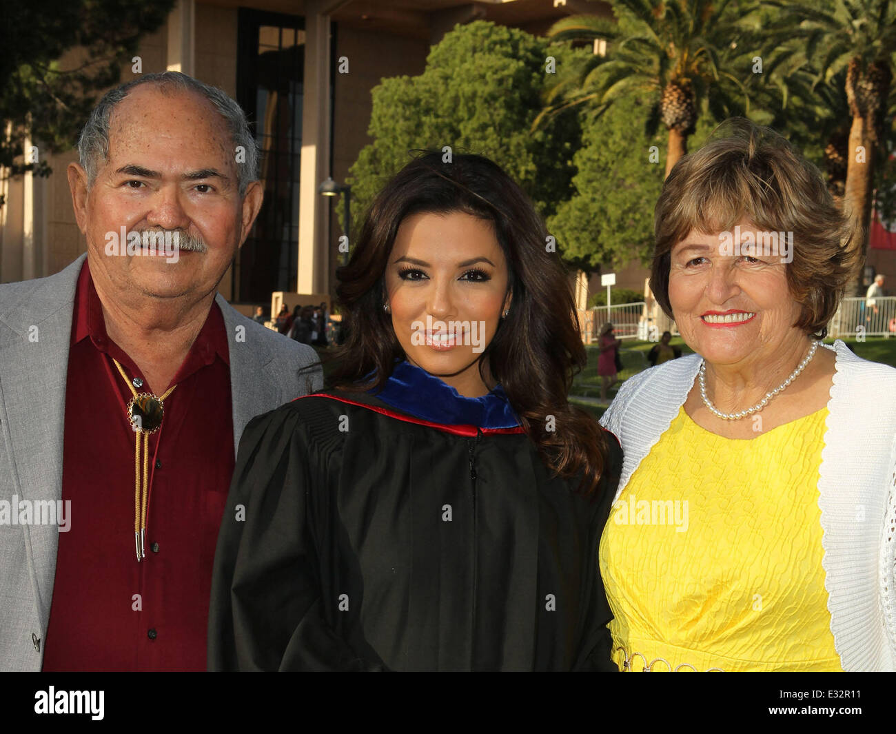 Eva Longoria Graduates with A Master’s degree in Chicano studies with ...