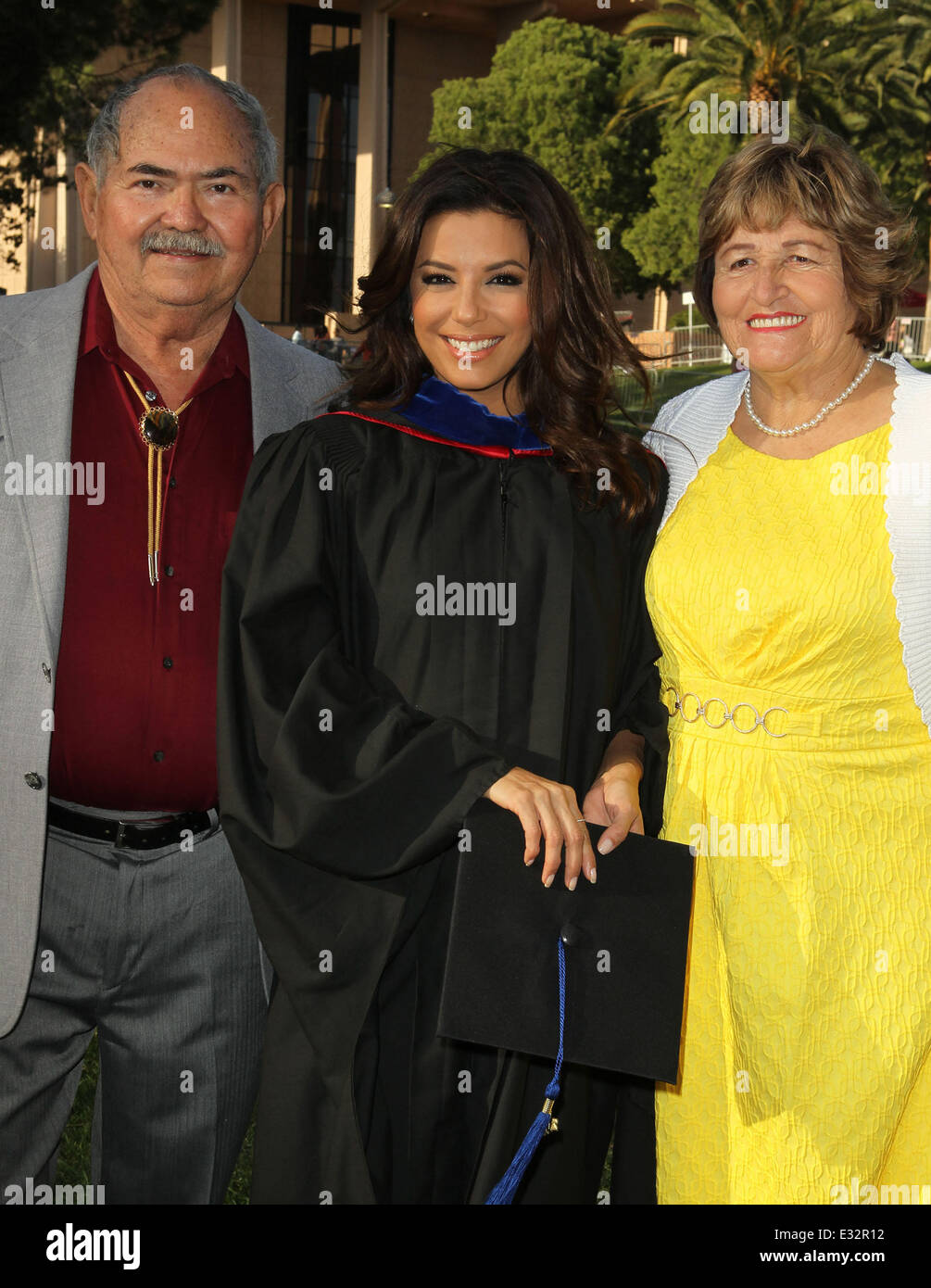 Eva Longoria Graduates with A Master’s degree in Chicano studies with ...