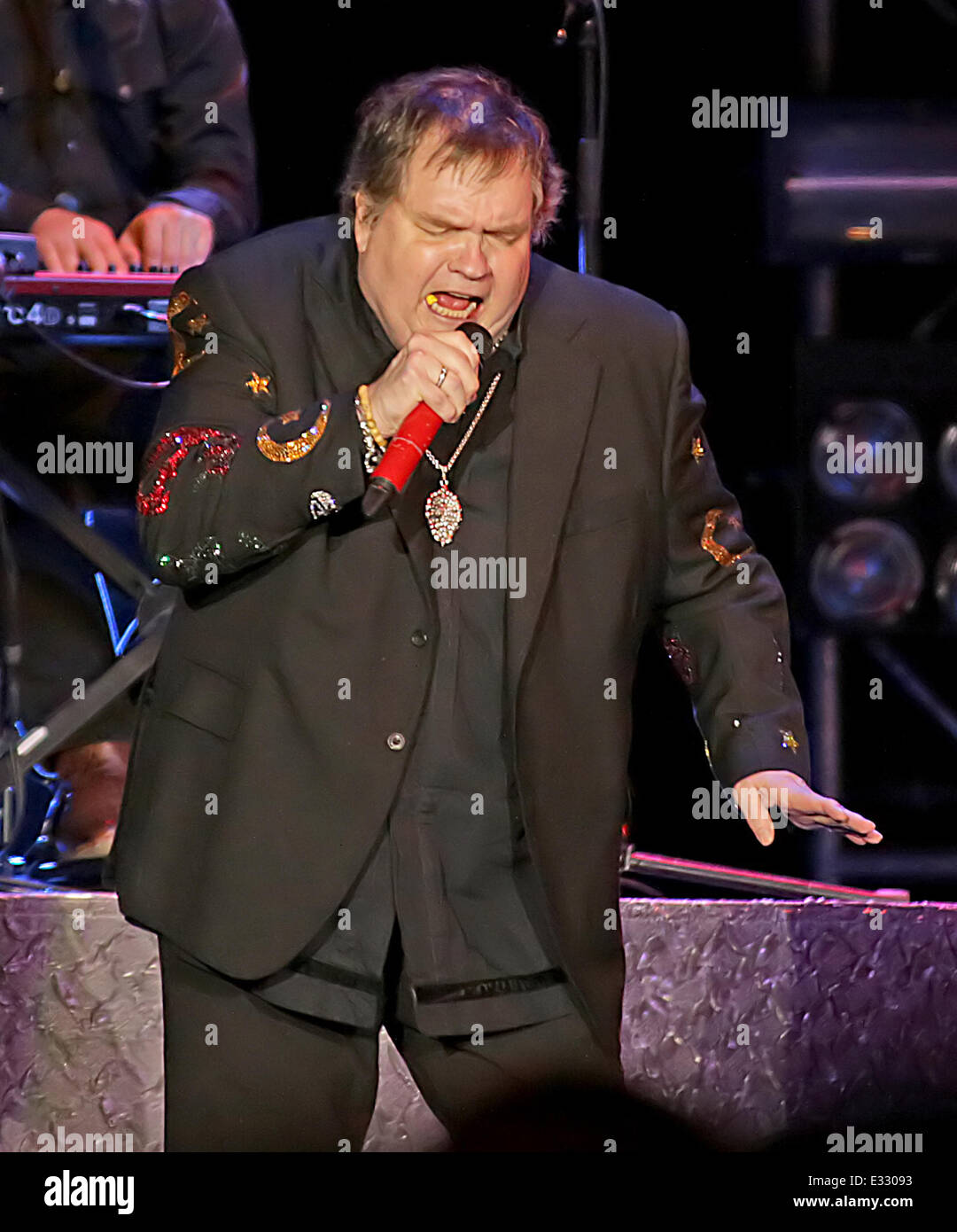 Meat loaf performs live on hi-res stock photography and images - Alamy