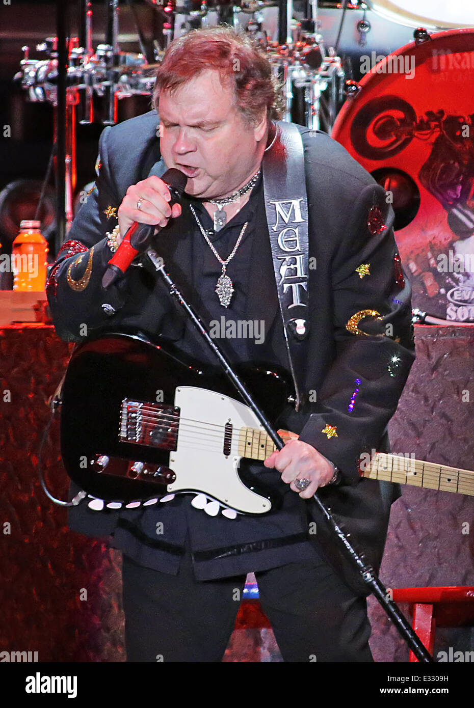 Meat loaf performs live on hi-res stock photography and images - Alamy
