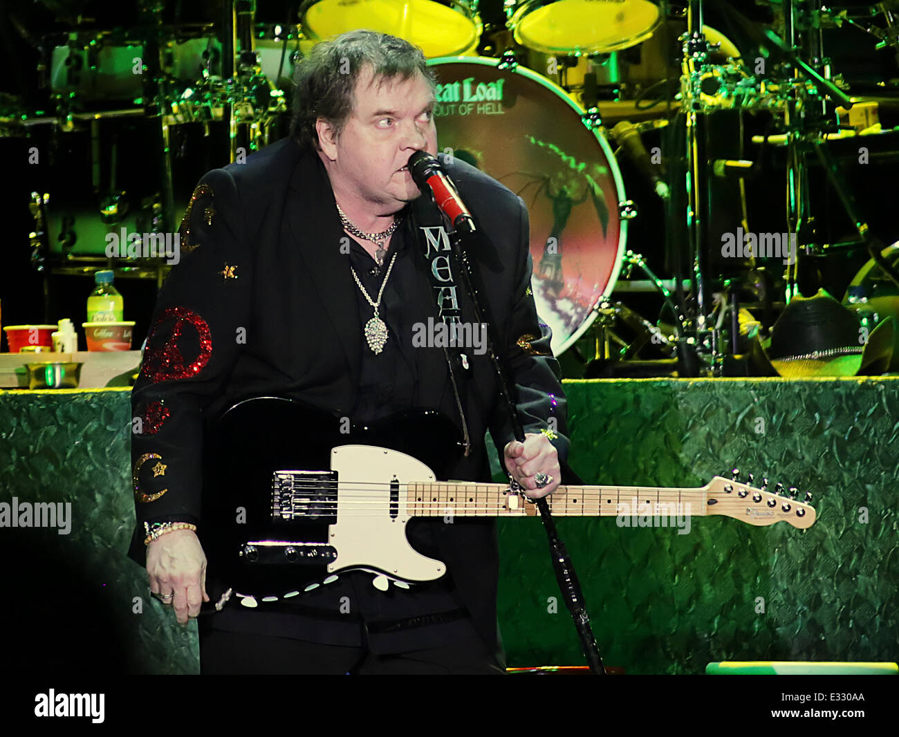 Meat loaf performs live on hi-res stock photography and images - Alamy