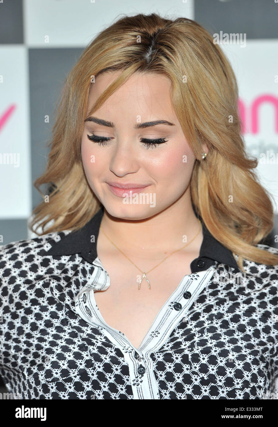 Demi Lovato meets fans and sign copies of her album ‘Demi’ at HMVOxford ...