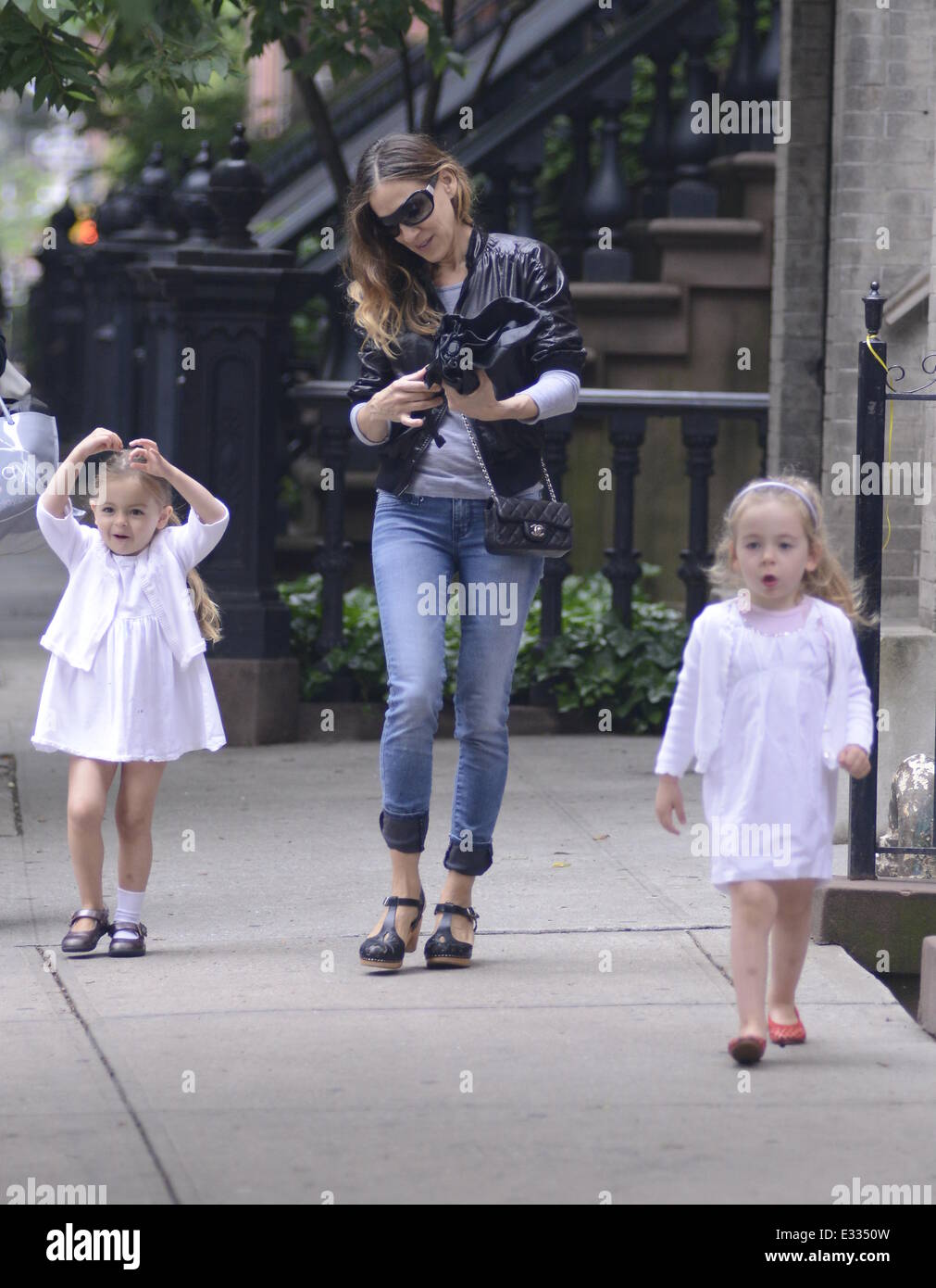 Sarah Jessica Parker takes her twin daughters Tabitha and Marion ...