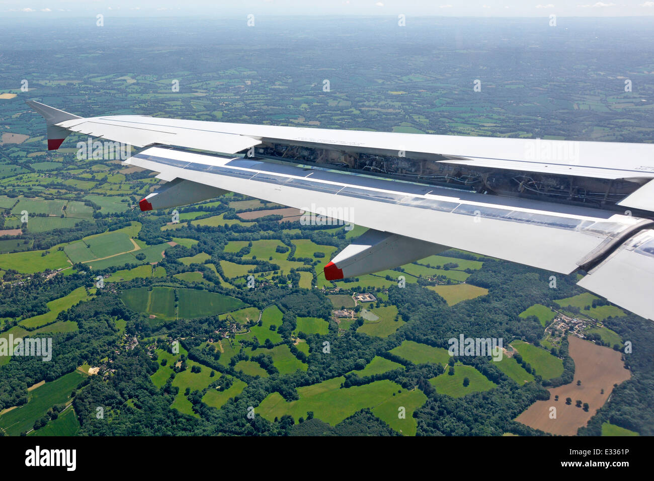 Airplane wing flap hi-res stock photography and images - Alamy