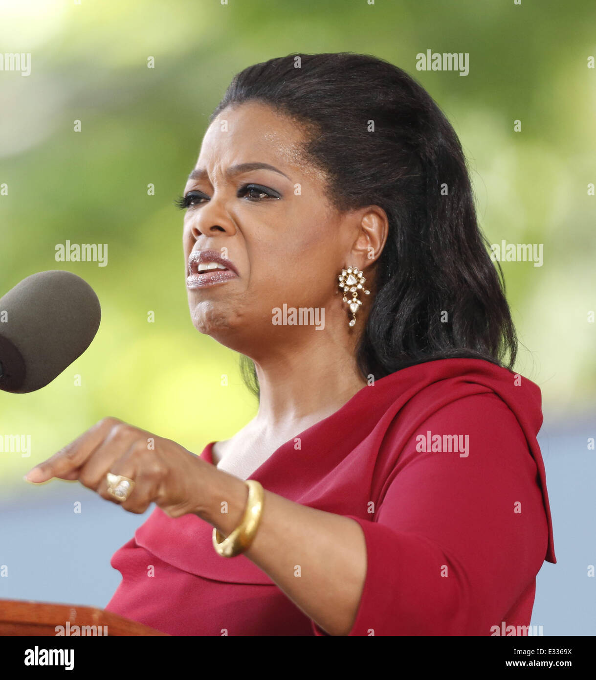 Oprah Winfrey delivers the commencement speech at Harvard University's ...