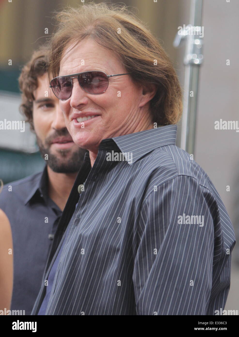 Celebrities at The Grove to appear on entertainment news show 'Extra ...