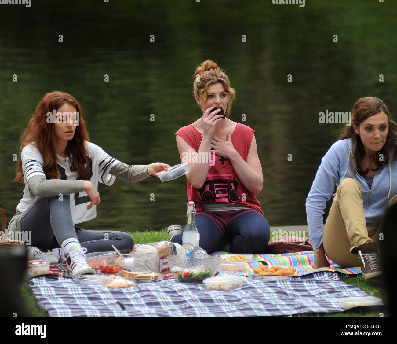 Yvonne Catterfeld and Aoibhinn McGinnity filming a picnic scene on a ...