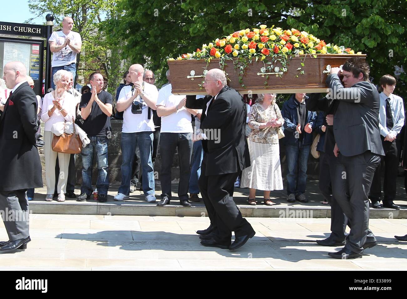 Paul shane funeral hi-res stock photography and images - Alamy