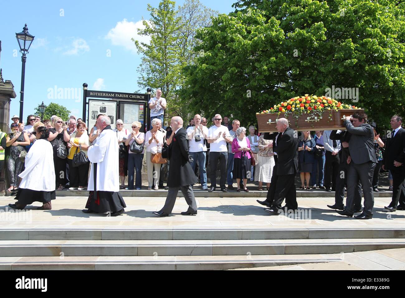 The funeral of 'Hi-De-Hi and You Rang M'Lord?' actor, Paul Shane, takes ...