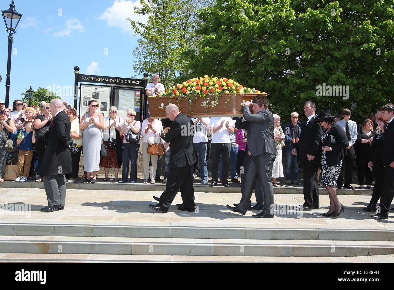 The funeral of 'Hi-De-Hi and You Rang M'Lord?' actor, Paul Shane, takes ...