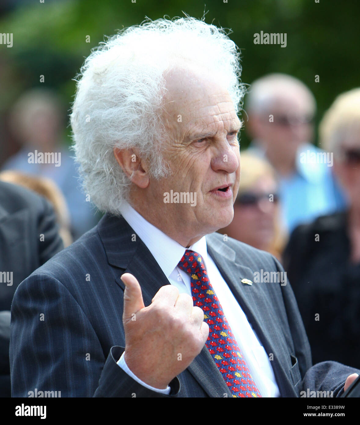 The funeral of 'Hi-De-Hi and You Rang M'Lord?' actor, Paul Shane, takes ...
